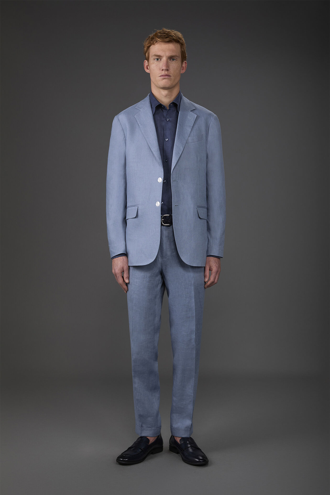 Single-breasted men's suit with flat front trousers, in 100% linen with ...