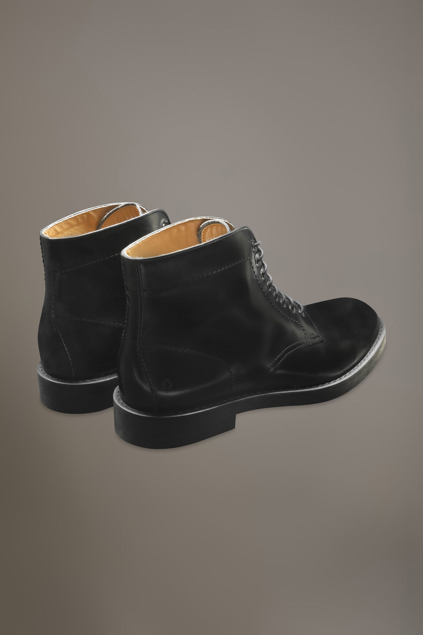 100% brushed leather boots with rubber sole | Doppelganger | Men's Shoes