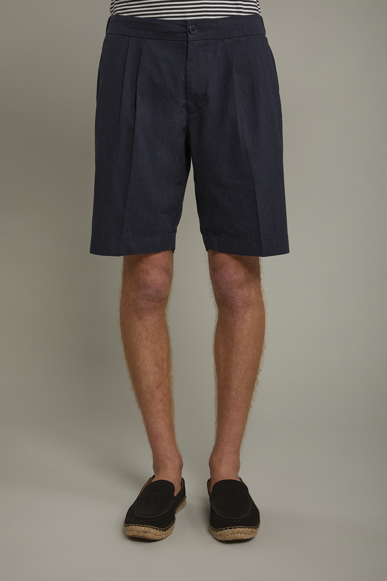 Bermuda uomo doppia pinces e laccetti in vita tessuto in cotone ...