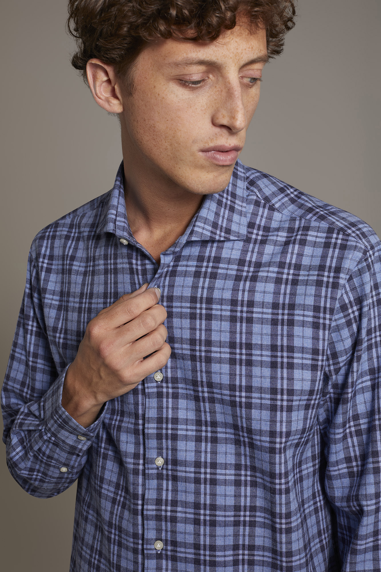 Camicia casual collo francese comfort fit tessuto in flanella tartan ...