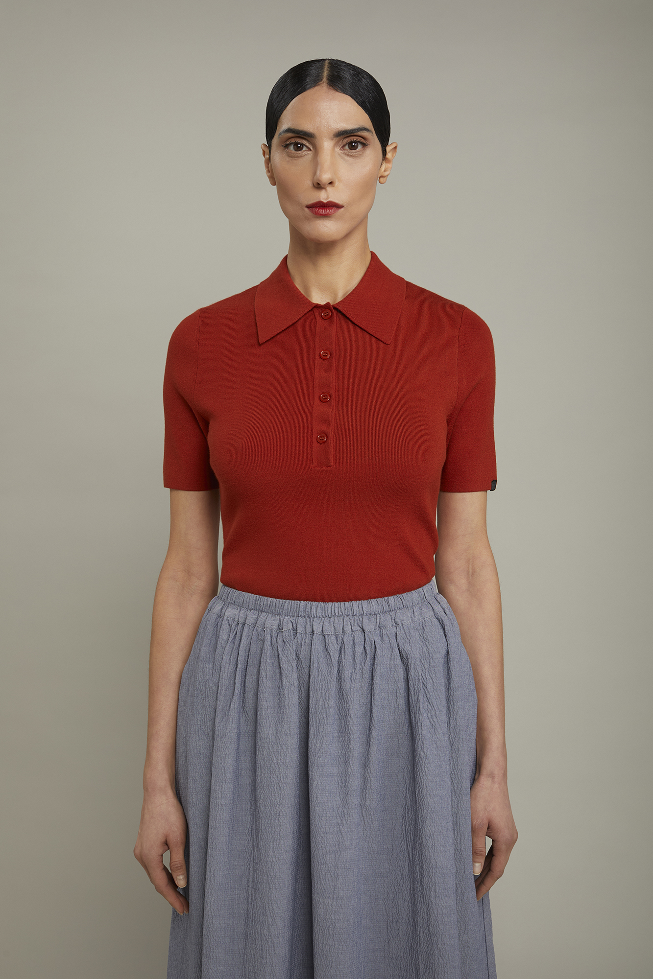 Einfarbiges Damen-Poloshirt mit kurzen Ärmeln aus Strick | Doppelganger ...