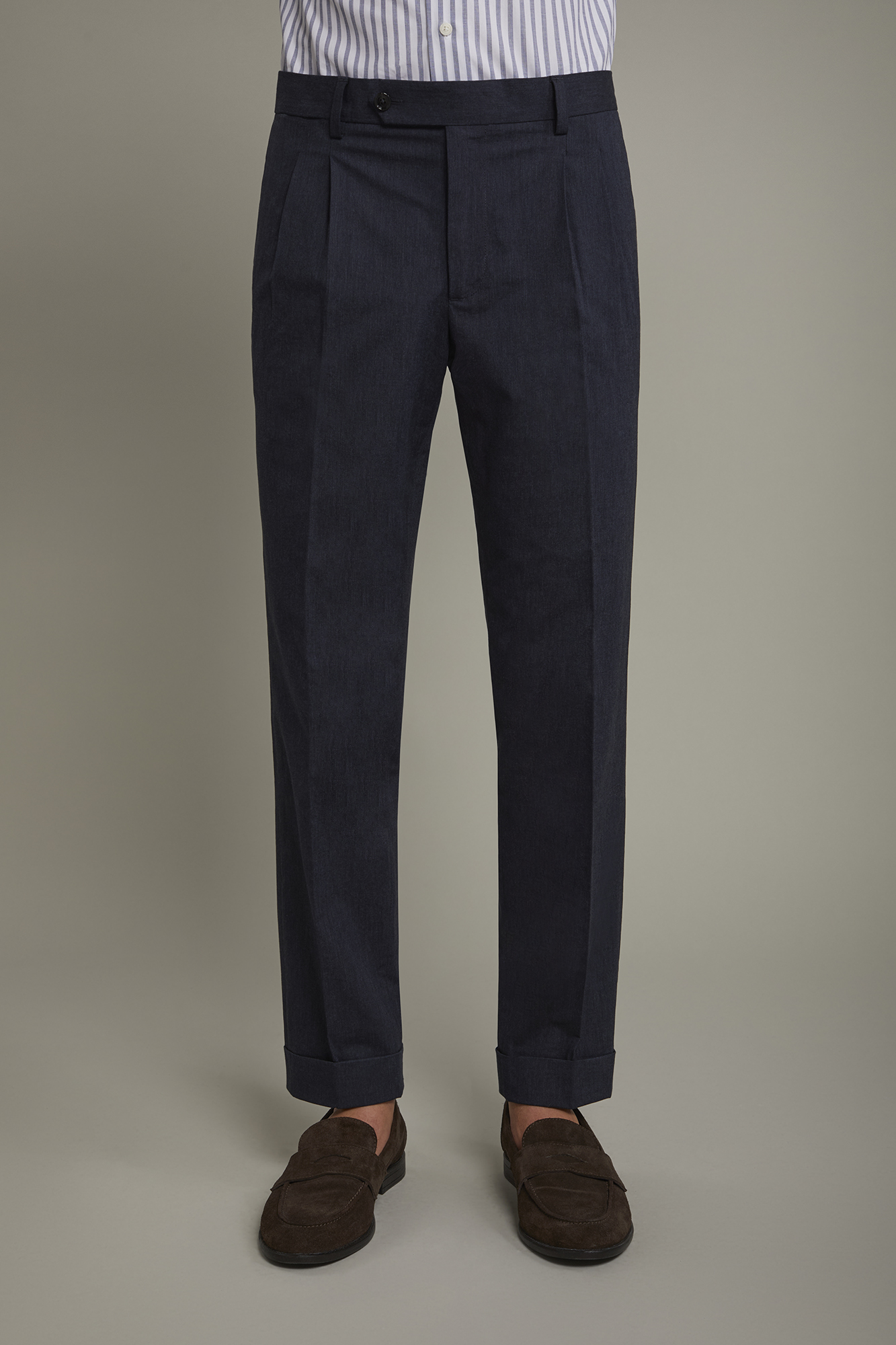 Pantalone classico uomo con doppia pince tessuto con effetto fiammato ...
