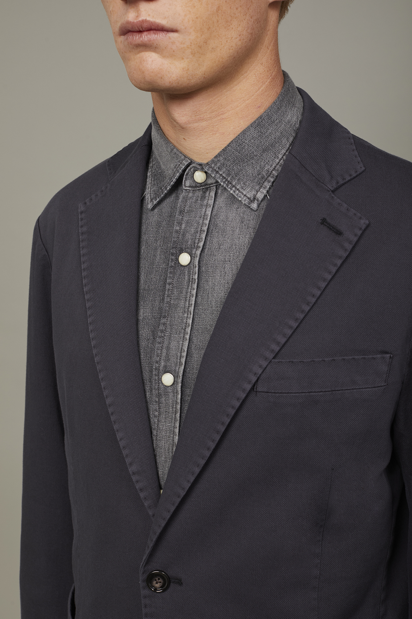 Men’s unlined single-breasted blazer and patch pockets in solid color ...