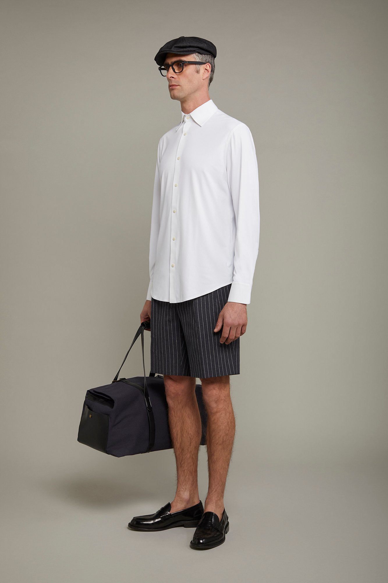 Men's double pinces bermuda in linen and cotton with pinstripe design ...